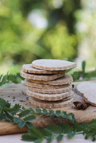 5 Spice Biscuits - gluten-free, vegan with a fab crunch - Kind Earth