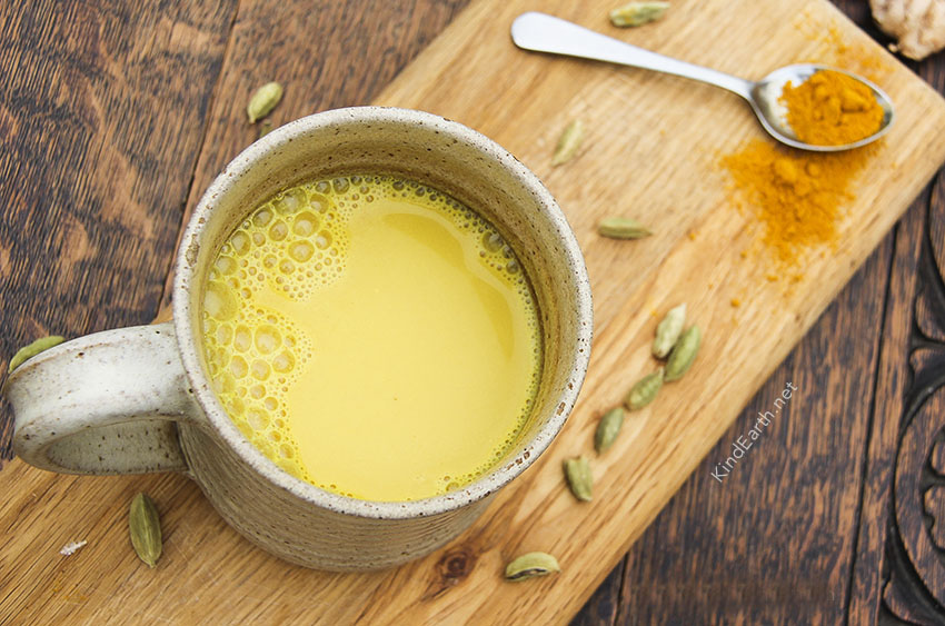 Hot Milky (vegan) Turmeric Drink with Cardamom & Ginger - Kind Earth