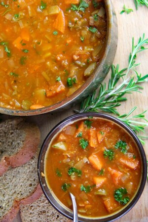 Easy vegetable soup without stock (vegan) - Kind Earth